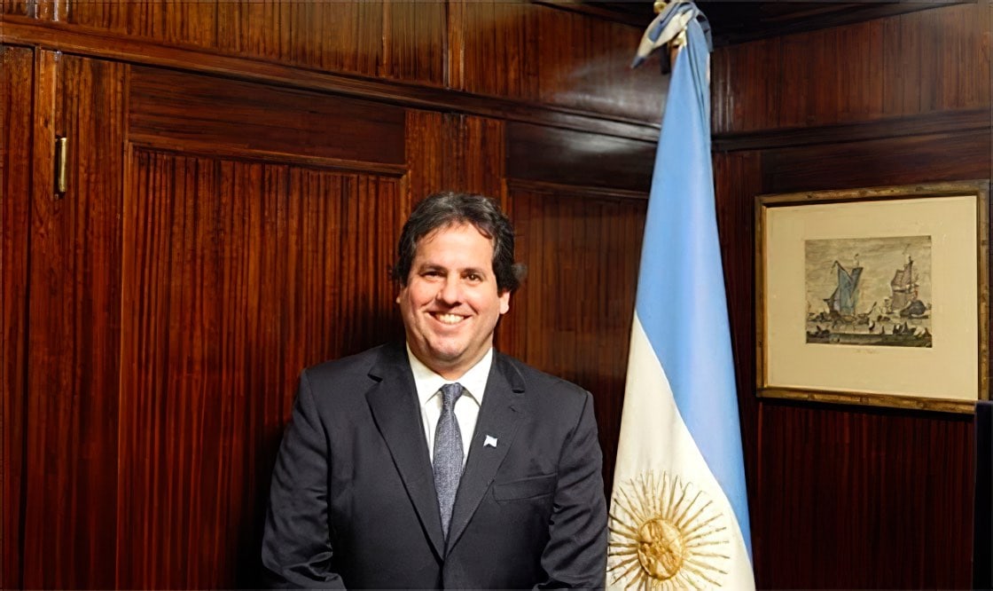 Julio Delfino fue reelegido como presidente del Centro de Navegación ...